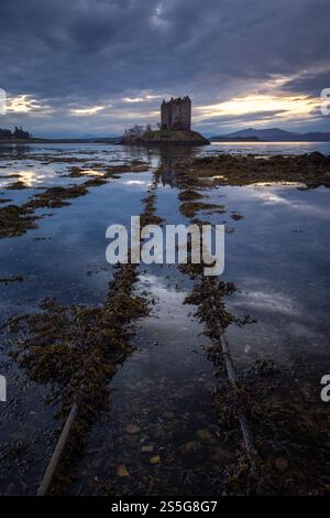 Sunset at Castle Stalker on Loch Linnhe, Scotland. May 1996 Stock Photo ...