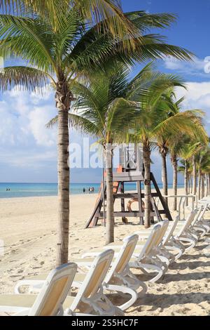 Lifeguards station Palm Beach Stock Photo - Alamy