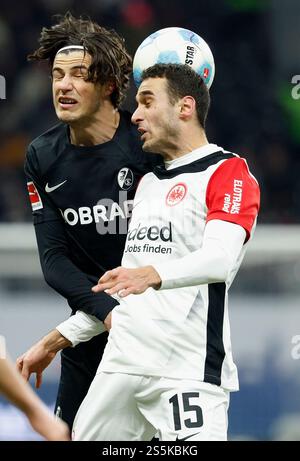 Merlin Roehl (SC Freiburg, #34) am Ball, GER, SC Freiburg (SCF) vs SV ...