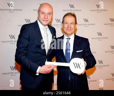 Christian Schwenke GM Waldorf Astoria, der Regierende Kai Wegner ...