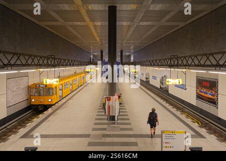 Berlin, U-Bahn, U5 Hauptbahnhof // Berlin, Underground, Subway, U5 ...