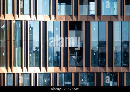Rectangular cupper patterns of the Oxy tower from Snohetta under ...