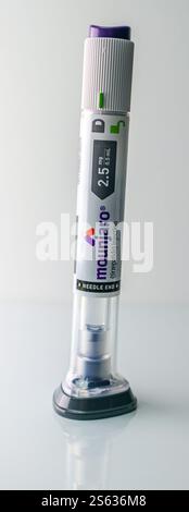 Mounjaro Auto Injector pen on white background Stock Photo - Alamy
