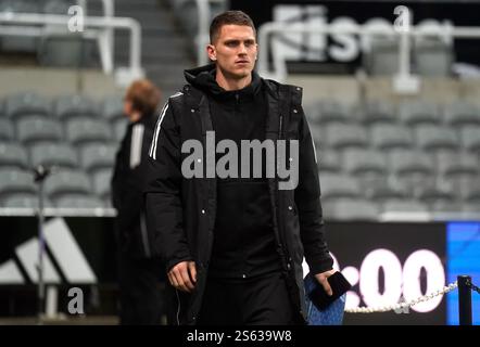 Newcastle United's Sven Botman arrives to the stadium ahead of the ...