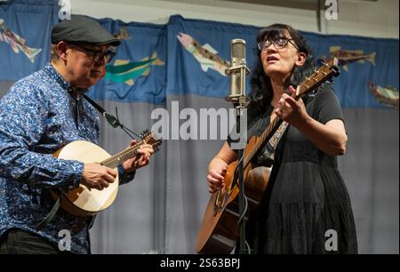 US folk duo Hungrytown, Rececca Hall and Ken Anderson Stock Photo - Alamy