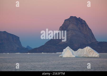 The night view of icebergs floating in Davis Strait.West of Greenland ...