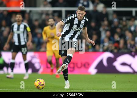 Sven Botman of Newcastle United makes a pass during the Premier League ...