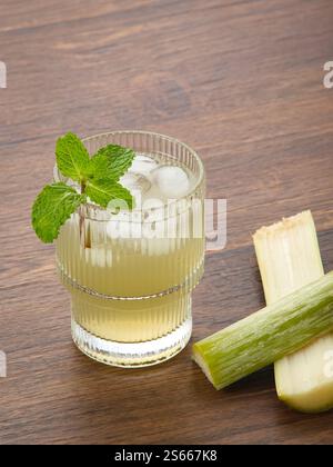 fresh sugarcane juice refreshing natural drink at street shop Stock ...