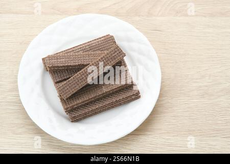Square wafer biscuits, Crunchy wafers with chocolate cream flavor Stock ...
