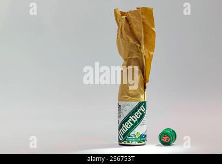 Underberg. Produktfotografie einer kleinen Schnapfsflasche. // 10.01. ...