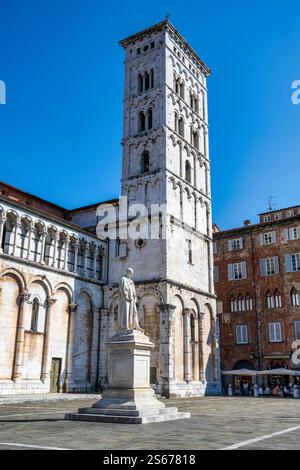 Belltower of San Michele Church, Lucca, Italy Stock Photo - Alamy