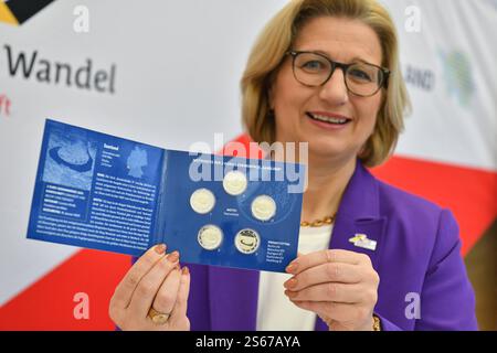 Saarlands Ministerpräsidentin Anke Rehlinger SPD wird beim ...