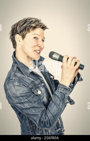 An image of a nice female singer Stock Photo - Alamy