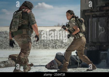 Trigger Warning Jessica Alba Stock Photo - Alamy