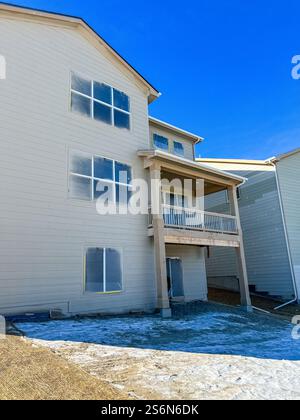 Back View of New Suburban Single-Family Homes Stock Photo - Alamy