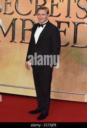 Oliver Masucci attends 'Fantastic Beasts: The Secrets of Dumbledore ...