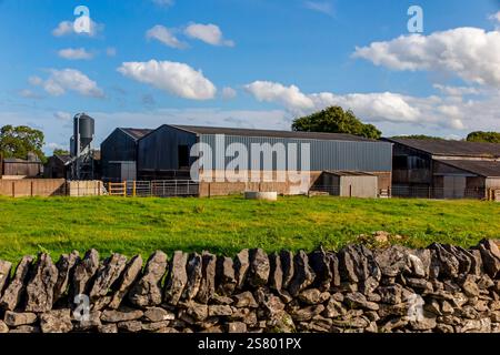 Modern farm buildings in landscape near Flagg in the Derbyshire Peak ...