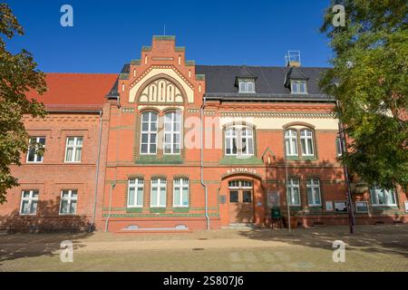 Rathaus, Marktplatz, Genthin, Sachsen-Anhalt, Deutschland *** Town Hall ...