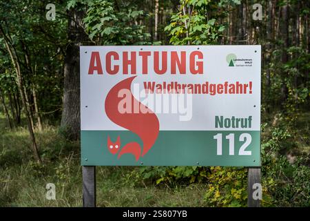 Schild, Achtung Waldbrandgefahr, Beese, Sachsen-Anhalt, Deutschland ...