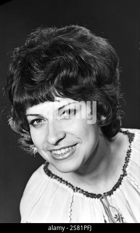 Die deutsche Sängerin und Moderatorin Ingrid Raack im Porträt beim ...