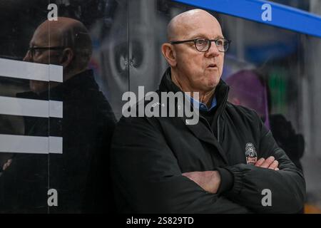 Tom Rowe (Chef-Trainer, Loewen Frankfurt). GER, EHC Red Bull Muenchen ...