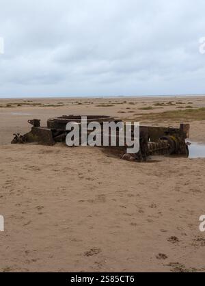 Abandoned Comet 1 A34 tank on a beach in Saltfleet-by-Theddlethorpe ...