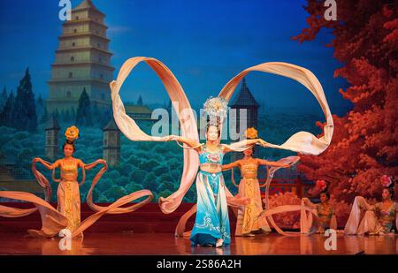 The famous Tang Dynasty Music and Dance Show in Xian, China Stock Photo ...