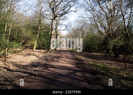 London, UK. 26th March, 2020. People get out in Battersea Park to get ...