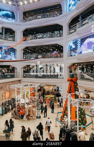 The Primark retail store located on Gran Via in Madrid Stock Photo - Alamy