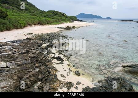 Photographing the spring seaside of Aka Island, Zamami Village, Okinawa ...