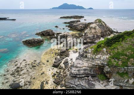 Photographing the spring seaside of Aka Island, Zamami Village, Okinawa ...