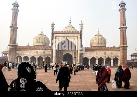 The Masjid-i-Jehan-Numa, commonly known as the Jama Masjid of Delhi, is ...