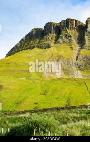 Benbulbin, aka Benbulben or Ben Bulben, iconic landmark, large flat ...