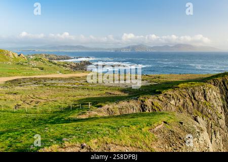 Ineuran Bay coast and cliffs, Malin Head, Ireland's northernmost point ...