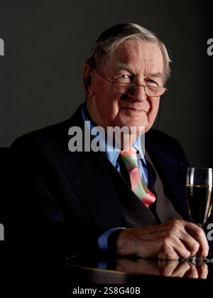 Hugh Johnson, The Oldie Literary Lunch 21/01/25 Stock Photo - Alamy
