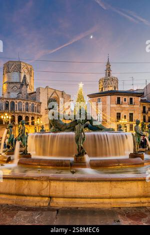 Statue of Neptune, Plaza de la Virgen, Valencia, Spain, Europe Stock ...