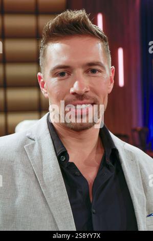 Schlagersänger Ramon Roselly bei der 18. Staffel der RTL-Tanzshow Lets ...