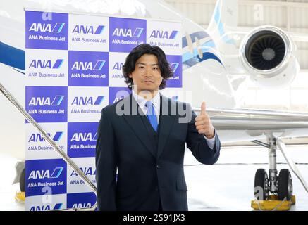 Chicago Cubs pitcher Shota Imanaga signs an autograph for Miki Taguchi ...