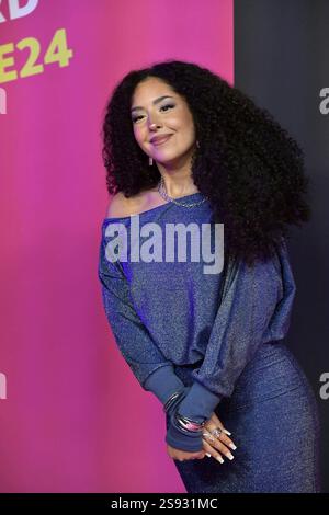 Kauta Sängerin 12/24 thg Kauta auf dem Roten Teppich zur Verleihung der ...