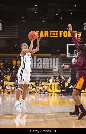 West Virginia guard Sydney Shaw (5) during an NCAA college basketball ...