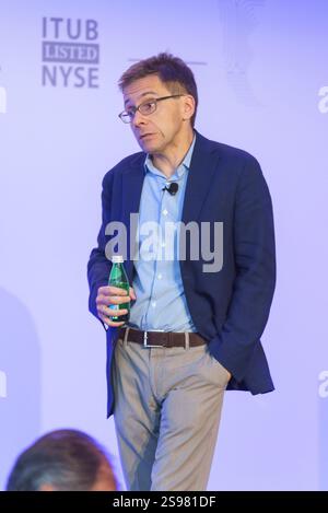 American political scientist, author, and entrepreneur Ian Arthur ...