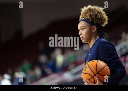 Notre Dame guard Hannah Hidalgo (3) drives as Louisville forward Elif ...