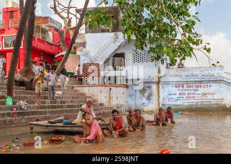 09 26 2005 Vintage Old Structure at patthar Ghat or Massacre Ghat on ...