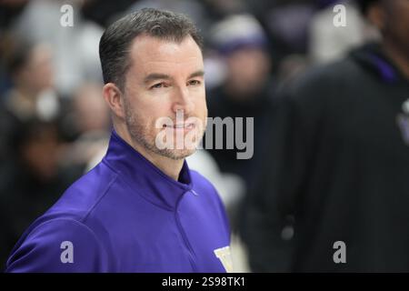 Washington head coach Danny Sprinkle calls a play to his team during ...