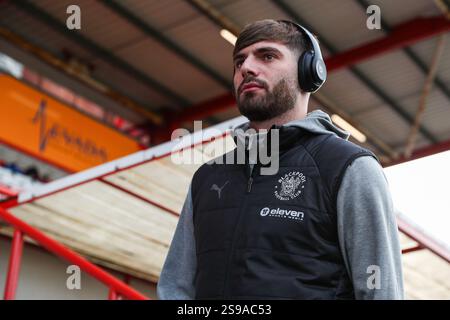 Tom Bloxham of Blackpool arrives ahead of the Sky Bet League 1 match ...