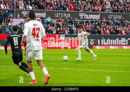 Jusuf Gazibegovic (1. FC Koeln, #25) 1. FC Köln - Fortuna Düsseldorf, 23.02.2025 Fussball, 2 ...