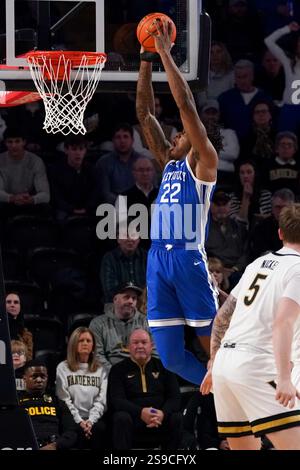 Kentucky center Amari Williams (22) goes to the basket over Texas ...