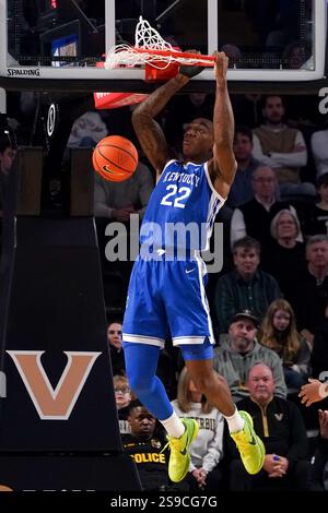 Kentucky center Amari Williams (22) scores over Texas forward Ze'Rik ...