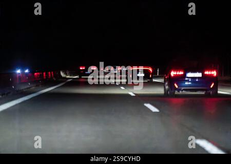 Autos fahren auf der Autobahn 81 A81 zwischen Stuttgart und Singen ...