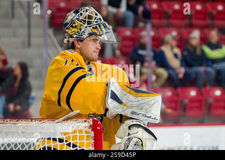 January 25, 2025: Quinnipiac Bobcats Charlie Leddy (6) races for the ...